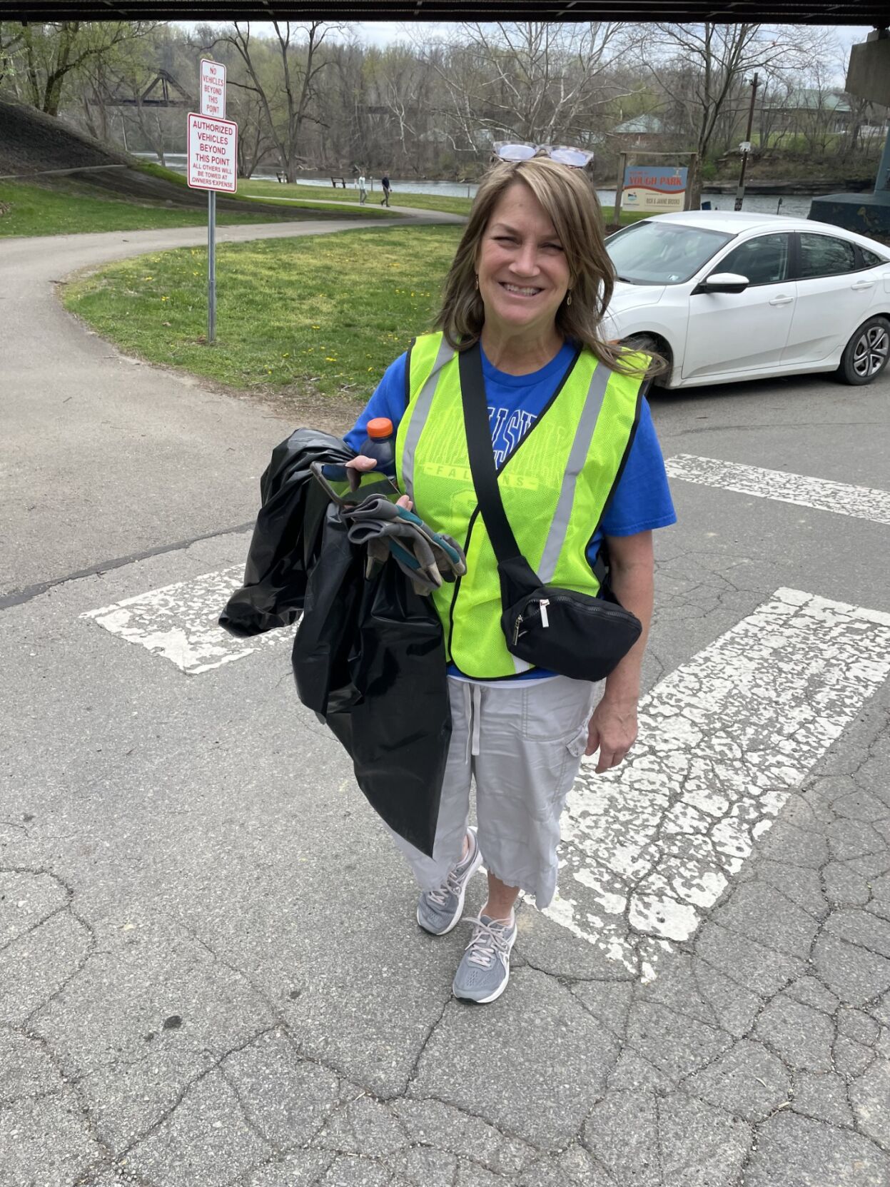 Volunteers help to clean up Connellsville | Multimedia | dailycourier.com