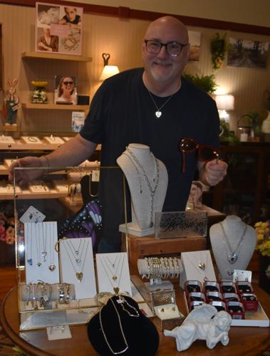 Mardis growing in business for 40 years | News | dailycourier.com