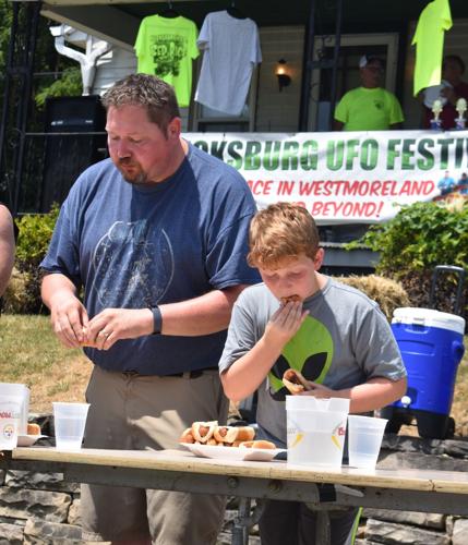 HOT DIGGITY DOG | Multimedia | dailycourier.com