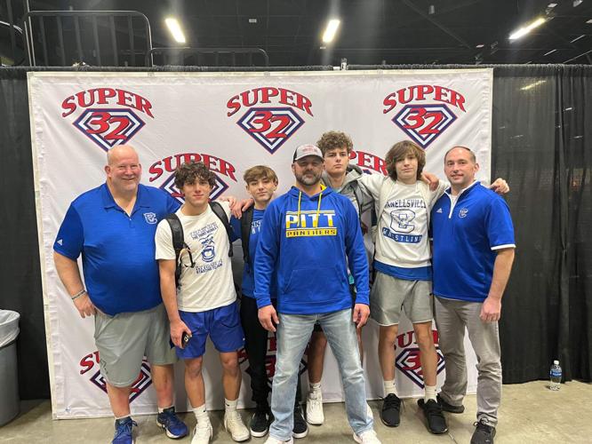 Local wrestlers compete at Super 32 tournament | Sports | dailycourier.com