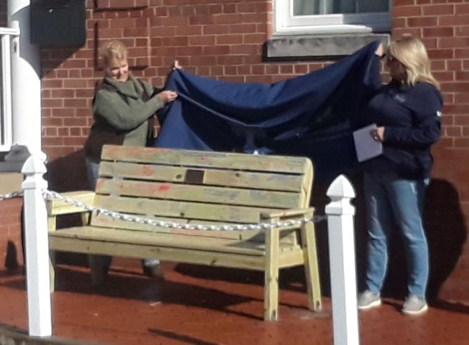 WCDAC dedicates bench in memory of late mayor | News | dailycourier.com