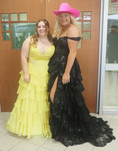 Connellsville, Southmoreland students enjoy weekend proms | Multimedia ...