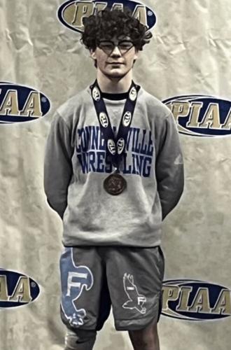 Commodores' Lawrence wins 3rd state title | Sports | dailycourier.com