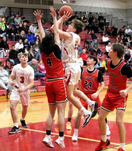 Scotties fend off late surge for 77-70 victory | Sports | dailycourier.com