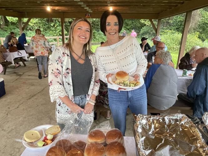 Rain doesn’t stop chamber picnic | Multimedia | dailycourier.com