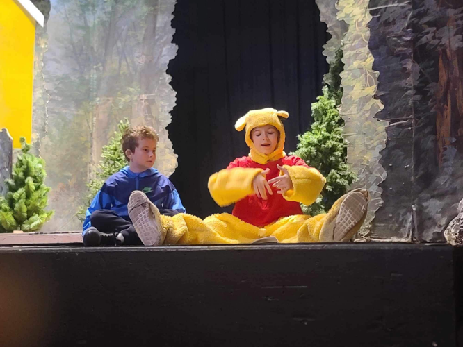 'A Winnie the Pooh Christmas Tail' graces Geyer stage | News ...