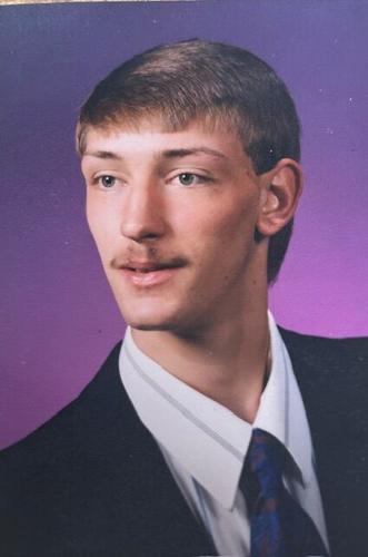 Robert A. Tissue | Obituaries | dailycourier.com