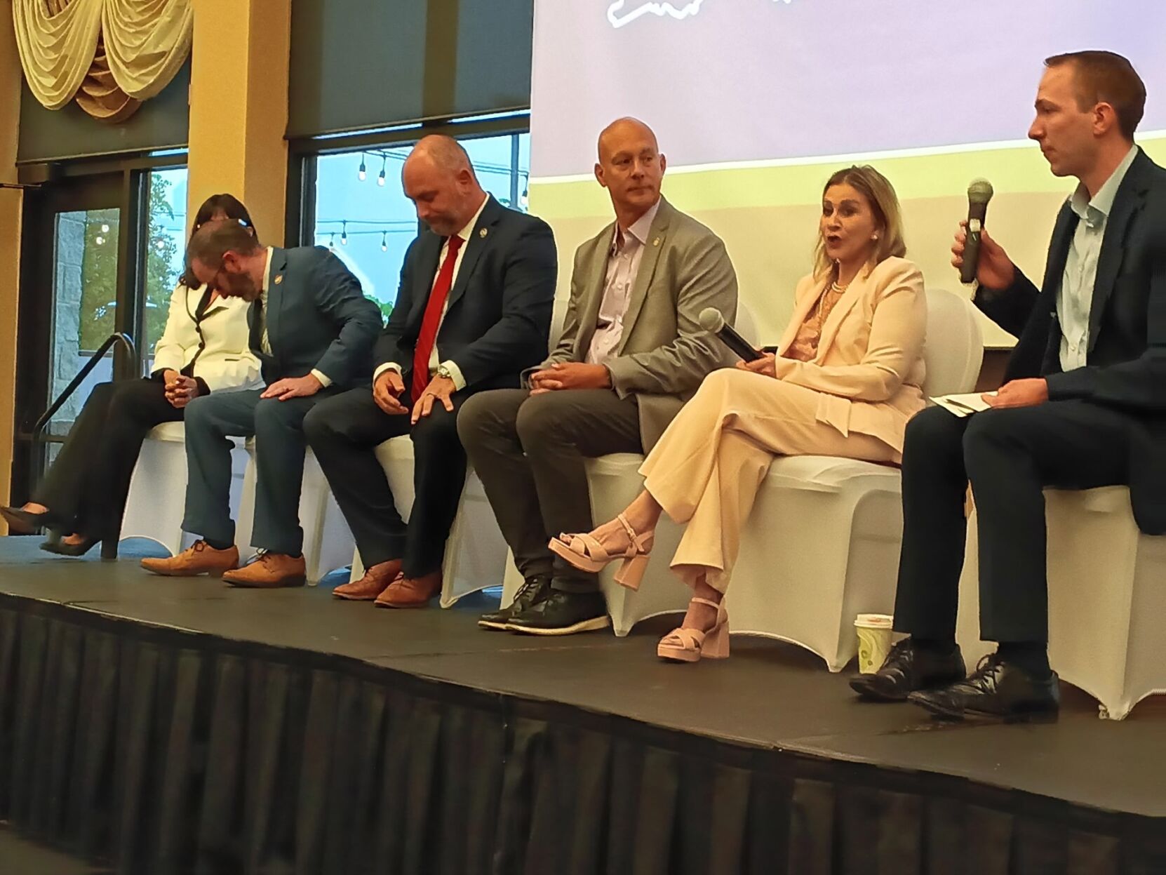 Page A2 | e-Edition | dailycourier.com