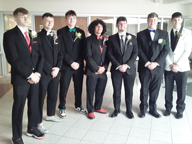 Making Prom Memories | Multimedia | dailycourier.com