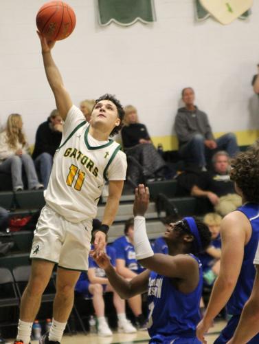 Gators win homer opener over Chargers | Sports | dailycourier.com