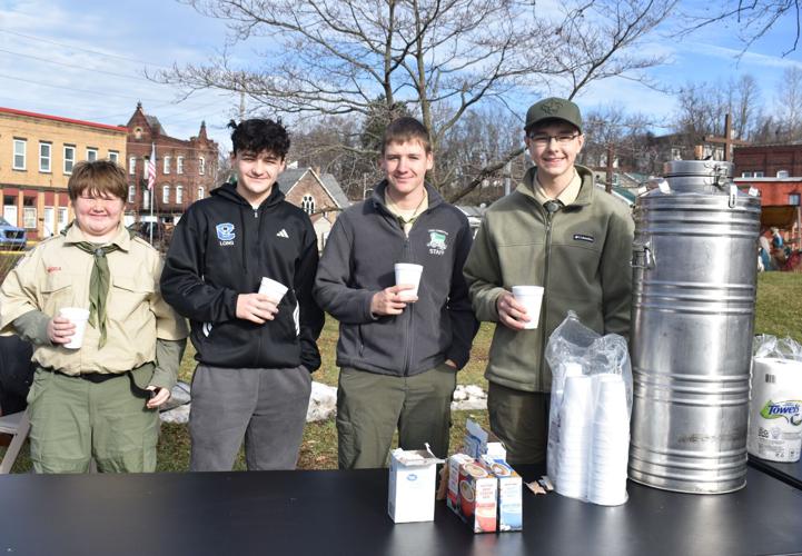 Christmas in the Borough | Multimedia | dailycourier.com