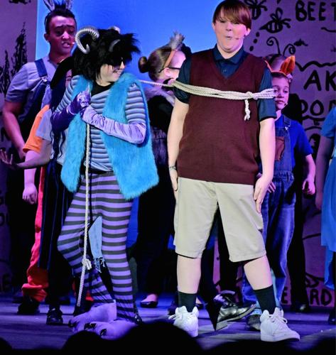 Conn-Area Catholic kids grace Porter stage | Multimedia | dailycourier.com