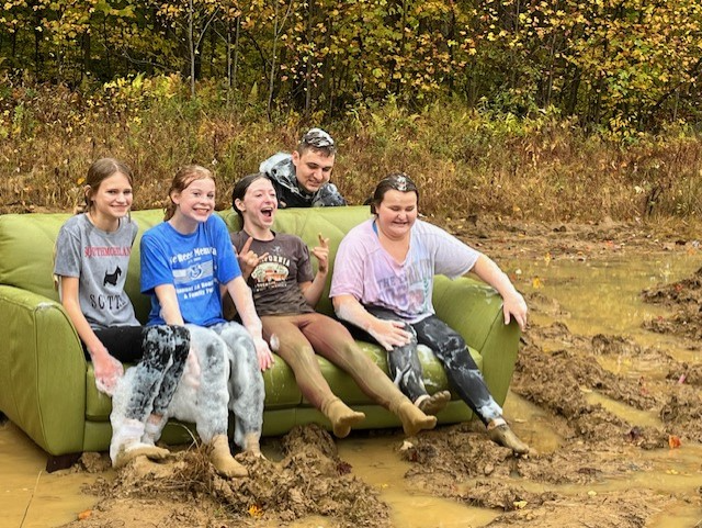 Laurelville celebration draws crowd | Multimedia | dailycourier.com