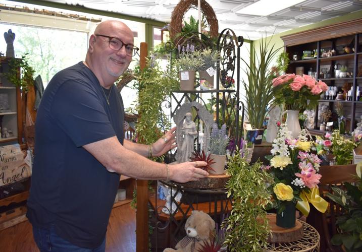 Mardis growing in business for 40 years | News | dailycourier.com