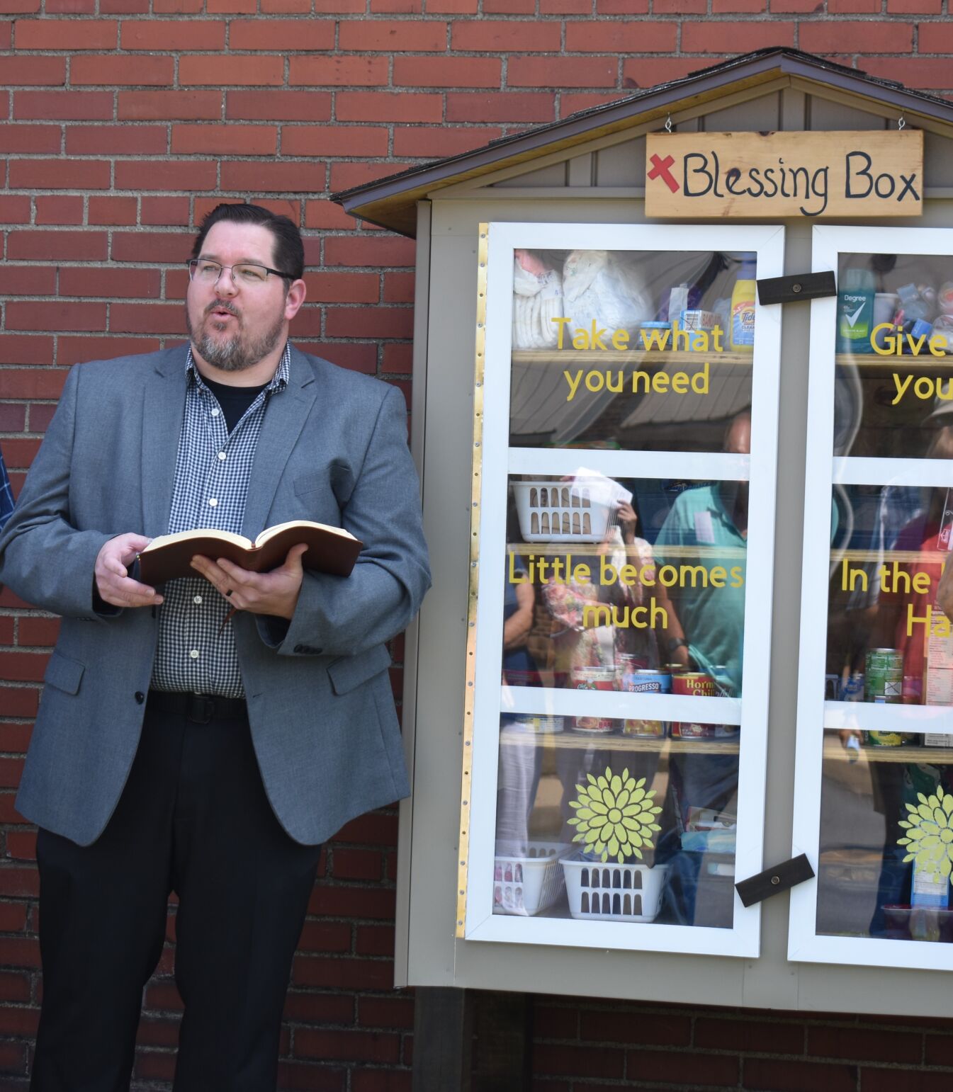 Blessing box helps those in need | News | dailycourier.com