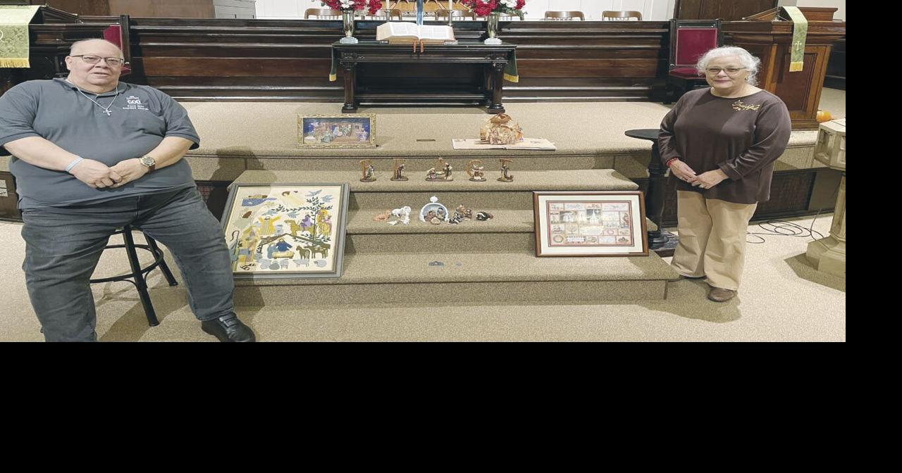 Season kicks off with carols and scriptures | News | dailycourier.com