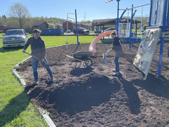 Connellsville cleans up for Earth Day | Multimedia | dailycourier.com