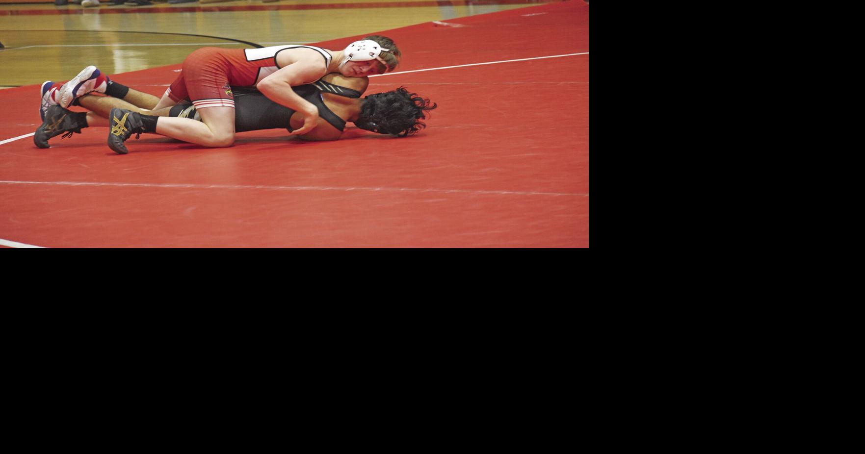 Class 2A wrestlers ready for sectionals | Sports | dailycourier.com