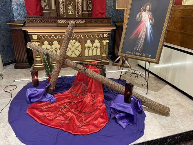 GOOD FRIDAY OBSERVED | Multimedia | dailycourier.com