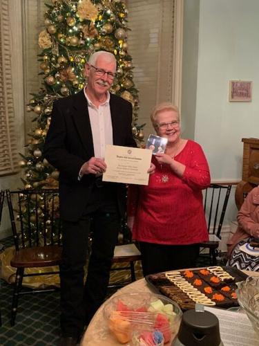 DAR chapter recognizes Zimmerman, Knopsnider | News | dailycourier.com