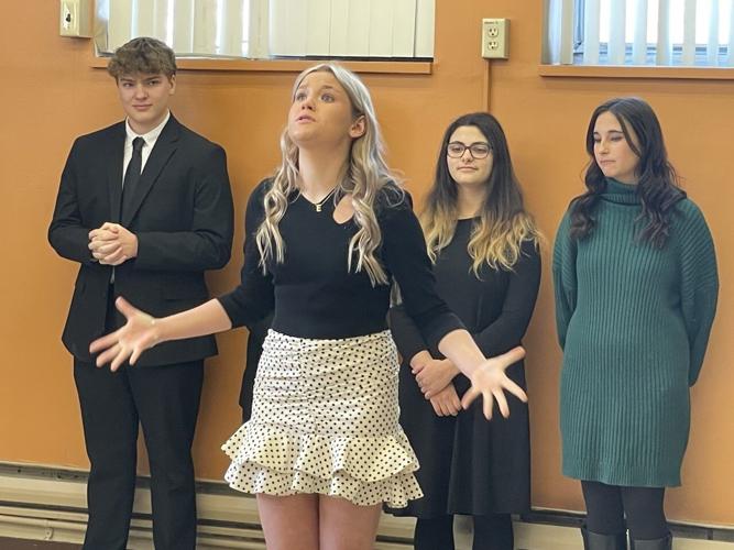 ‘WHITE CHRISTMAS’ | Multimedia | dailycourier.com