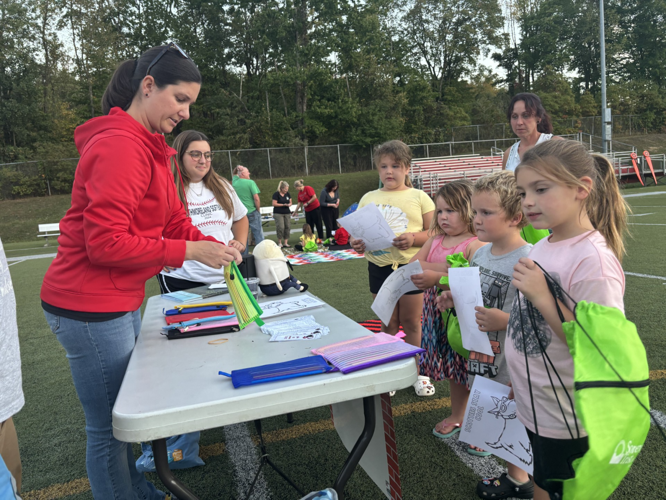 Reading Under the Lights | Multimedia | dailycourier.com