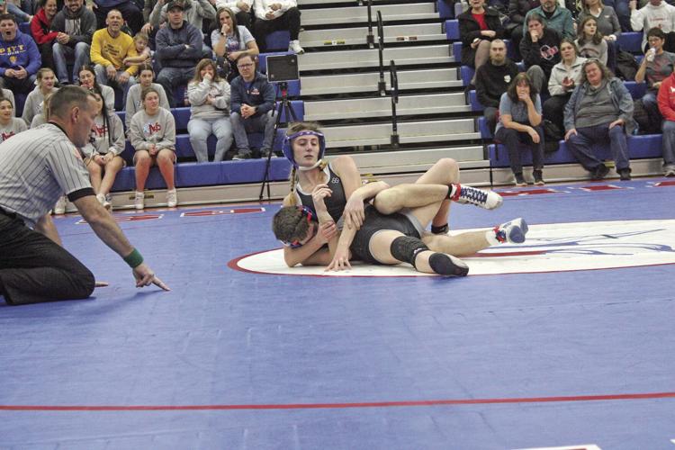 Class 2A wrestlers ready for sectionals | Sports | dailycourier.com