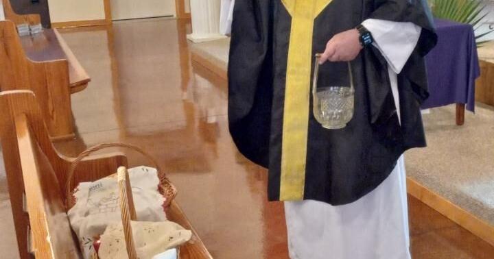 GOOD FRIDAY OBSERVED | Multimedia | dailycourier.com