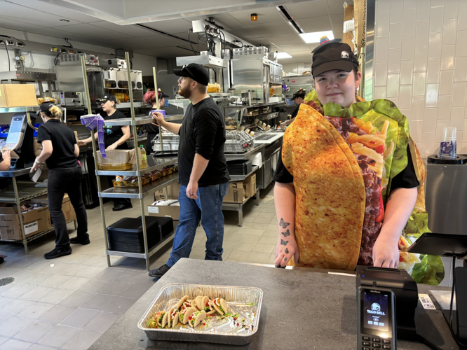 Taco Bell opens in Dunbar Township | Multimedia | dailycourier.com