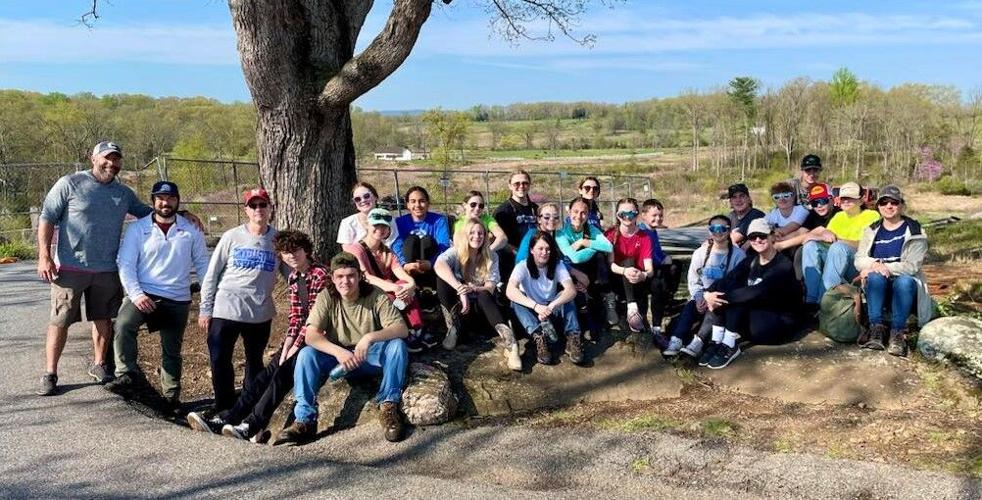 Middle school students experience U.S. history through trips ...
