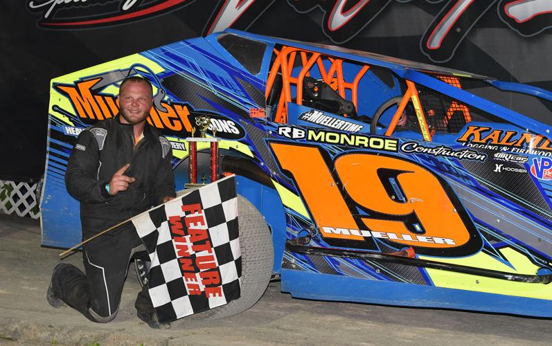 Johnson relies on experience to win Fonda feature | Sports ...