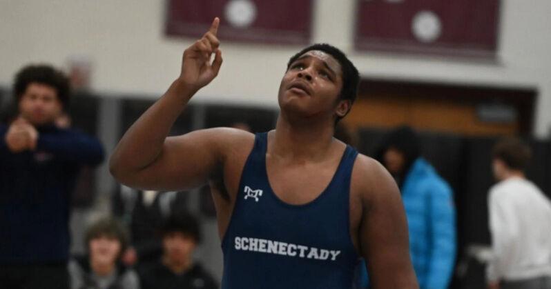 Schenectady wrestler stays undefeated in emotional comeback | Sports ...