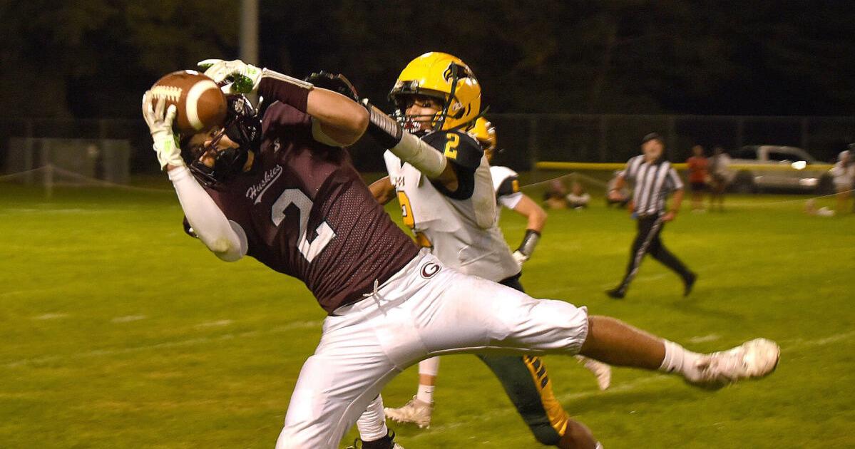 Gloversville football falls to Ravena-Coeymans-Selkirk | Leader-Herald ...