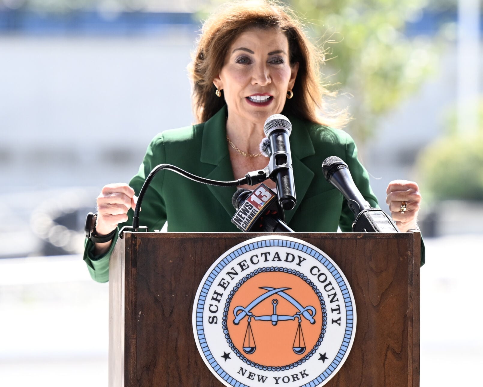 Hochul picks running mate, holds commanding lead in poll | Political ...
