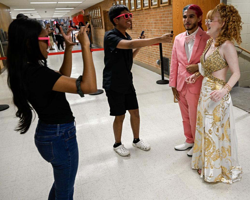 Photos: Schenectady High Prom walk-in (12) | News | dailygazette.com