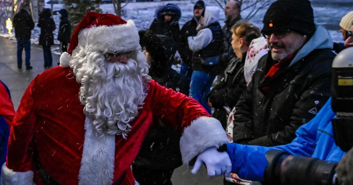 Amsterdam Mohawk Valley Gateway tree lighting in photos | Good News ...