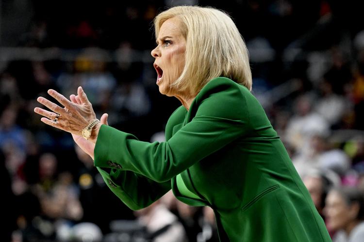 NCAA Women's Tournament: Clark dazzles, Iowa beats LSU to reach Final ...