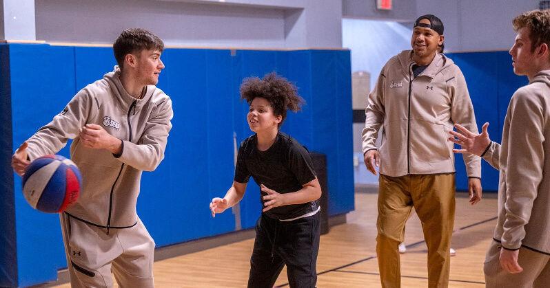 Photos: Siena basketball players visit Schenectady's Oneida Middle ...