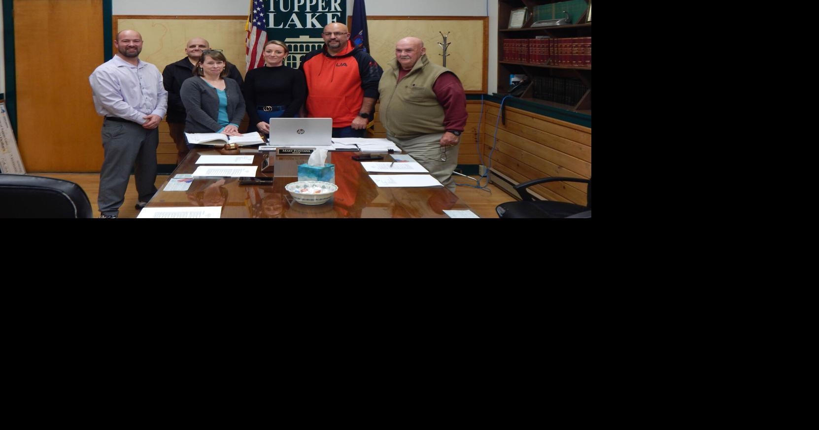 Fontana presides over first village board meeting | Local News ...