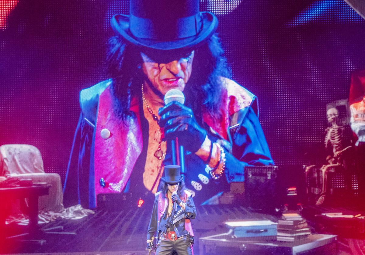Alice Cooper closes out the summer season as a 'Nice Guy' | News ...