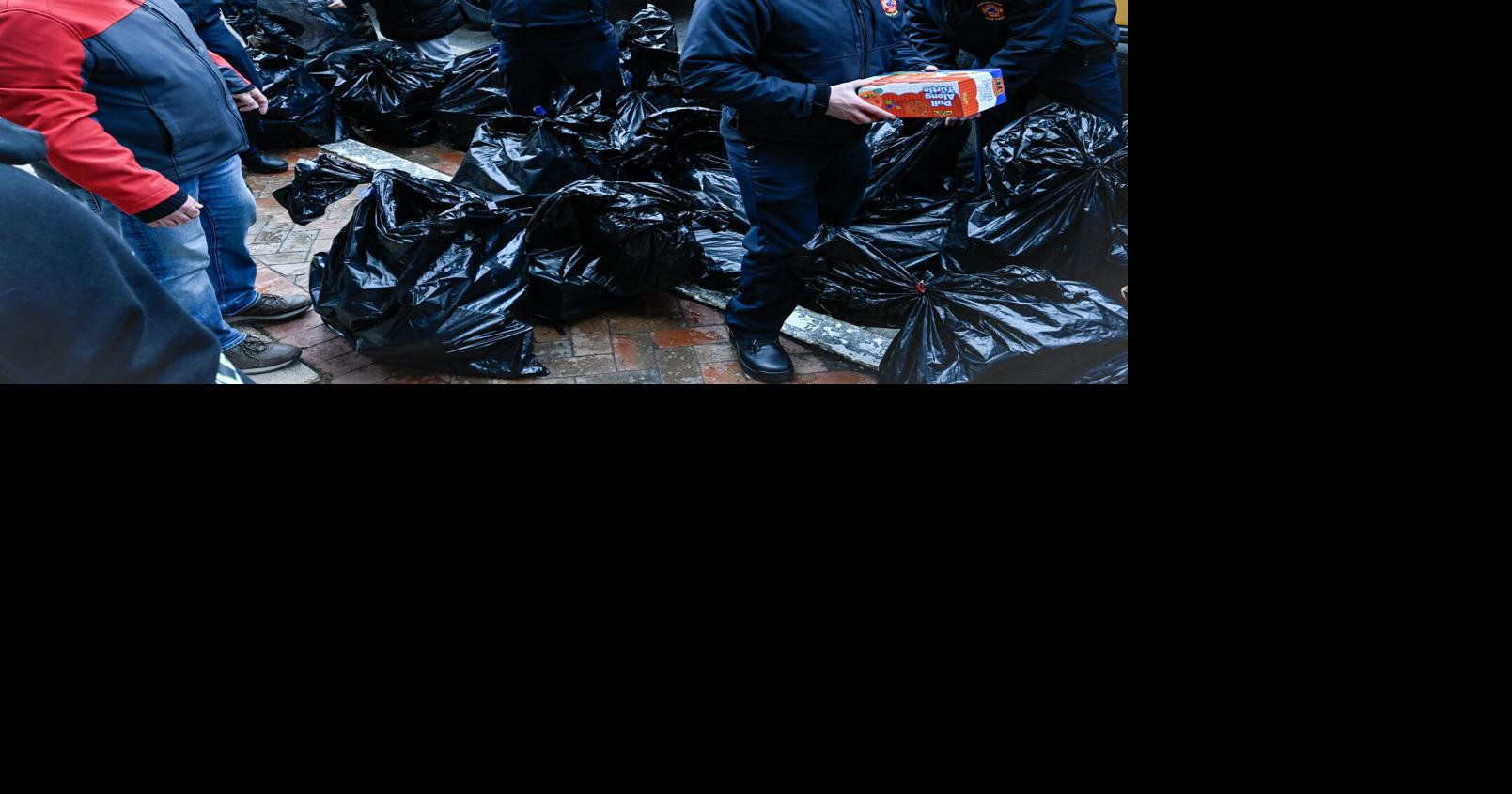 Random Santa Drop Off stops at Proctors Theatre in 7 photos | Photo ...