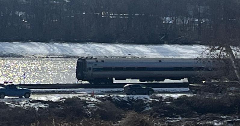 Amtrak train strikes tractor-trailer in Palatine Bridge | News | dailygazette.com