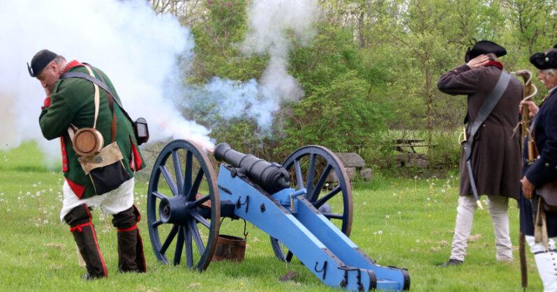 Historians, reenactors honor late Fulton County historian | Leader ...