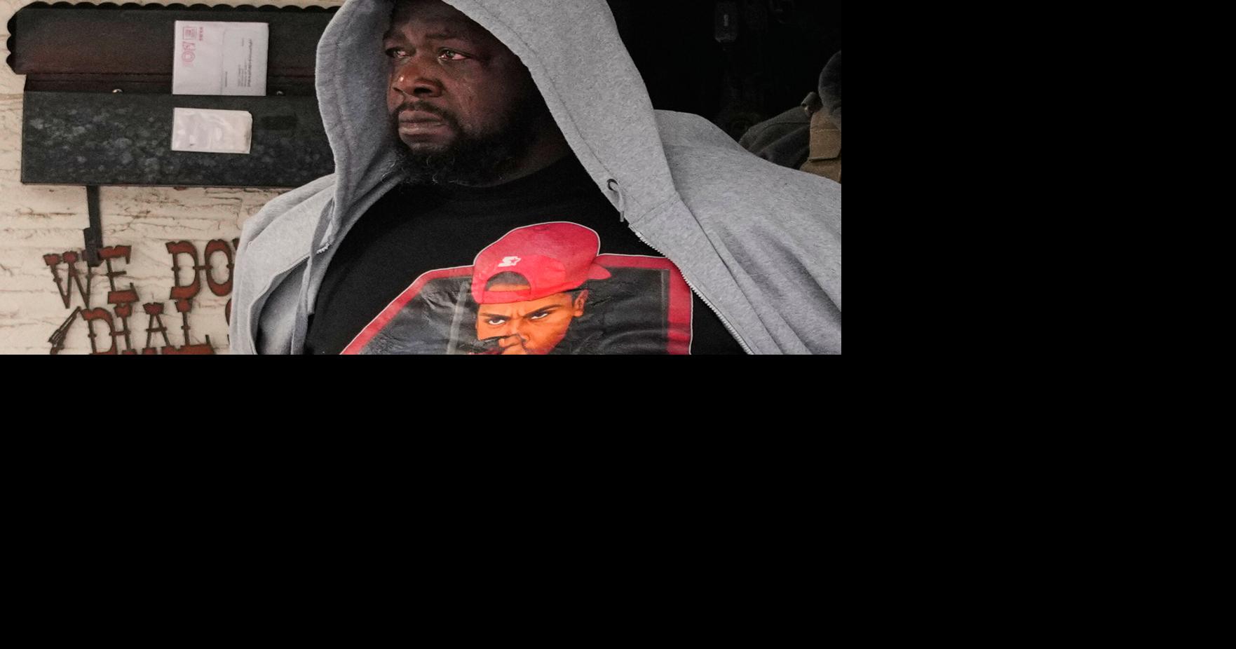 Pro- and anti-ICE demonstrators face off during Minneapolis immigration ...