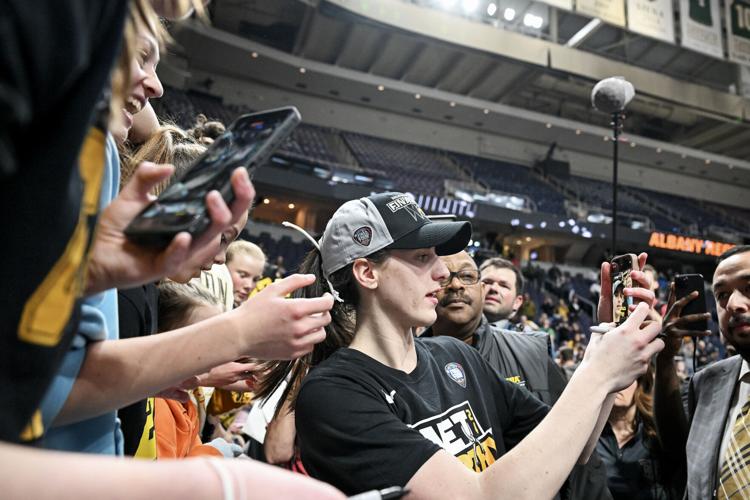 NCAA Women's Tournament: Clark dazzles, Iowa beats LSU to reach Final ...