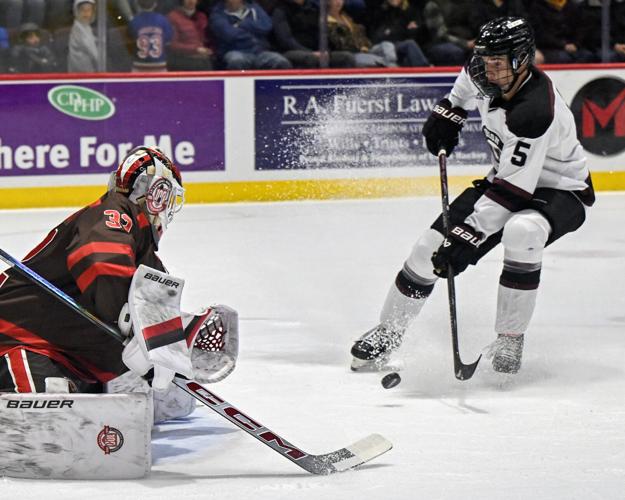 Union men's hockey vs. St. Lawrence in 10 photos | Union College Sports | dailygazette.com