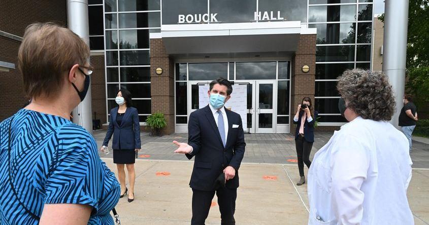 SUNY eliminates application fees for low-income students | News ...