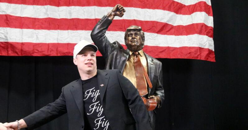 Sticker Mule CEO unveils mammoth Trump statue | News | dailygazette.com