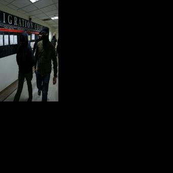 US immigration officer fatally shoots woman in Minneapolis, sparking ...