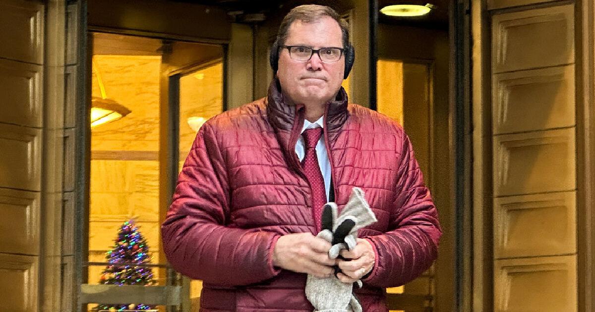 Judge disqualifies federal prosecutor in investigation into NY Attorney ...